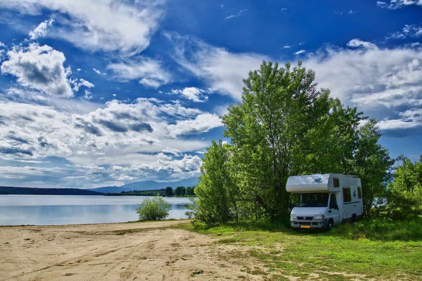 Best Lakeside Camping in the USA - Your RV Lifestyle